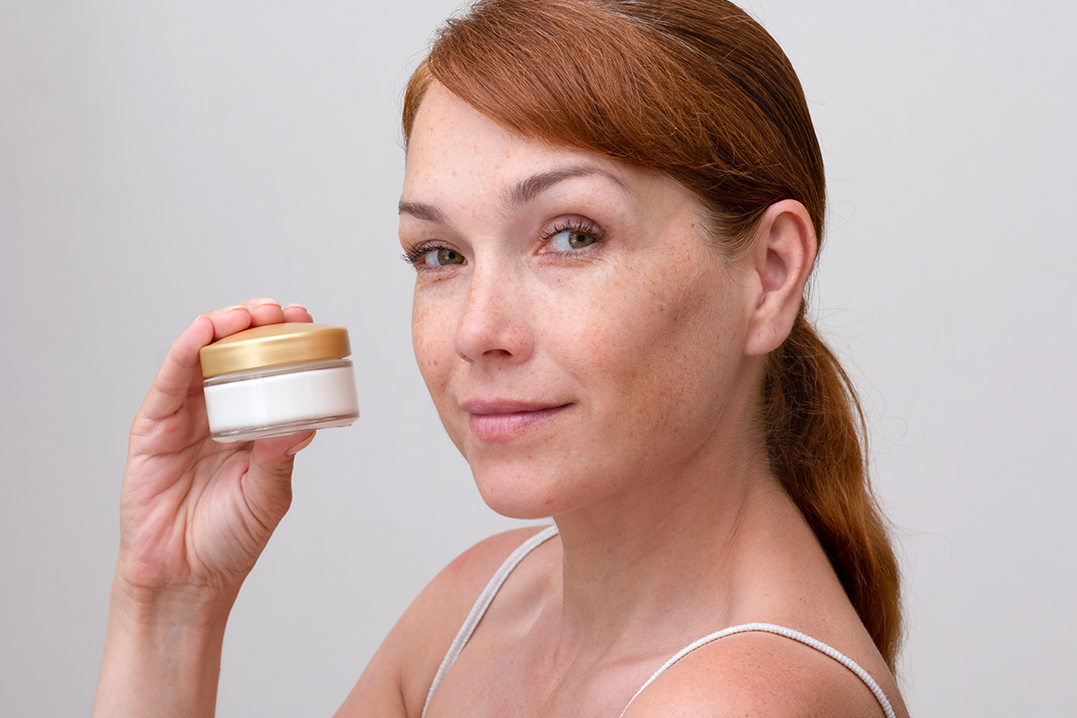 Os melhores cremes com retinoides para uma pele sem rugas