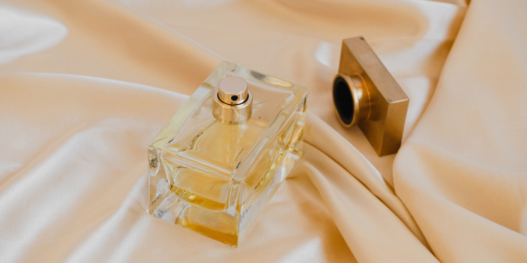 Los 21 mejores perfumes frescos con olor a limpio de 2024