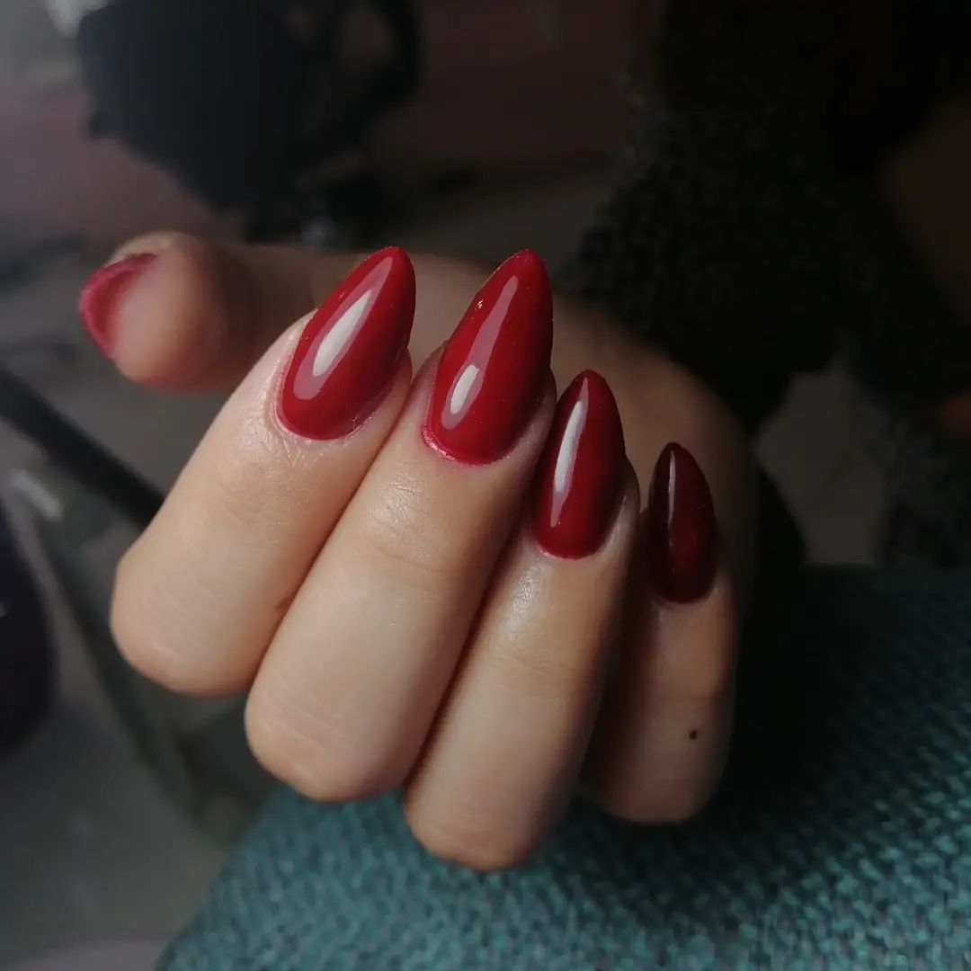 Ideas de uñas rojas sencillas
