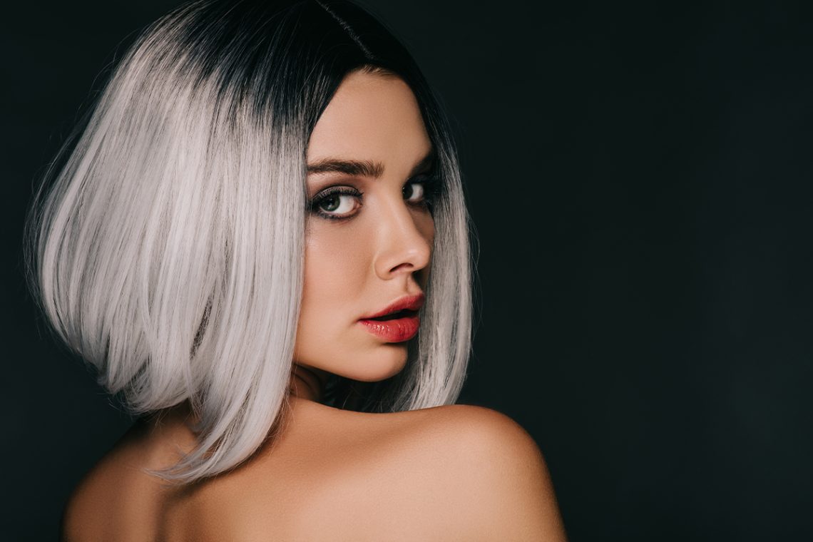Cómo puedes conseguir un precioso gris plata en tu cabello con estos tintes
