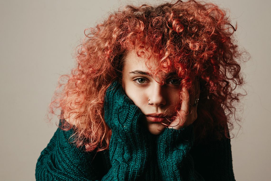 Tintes rojo intenso: una de las tendencias de otoño 2024