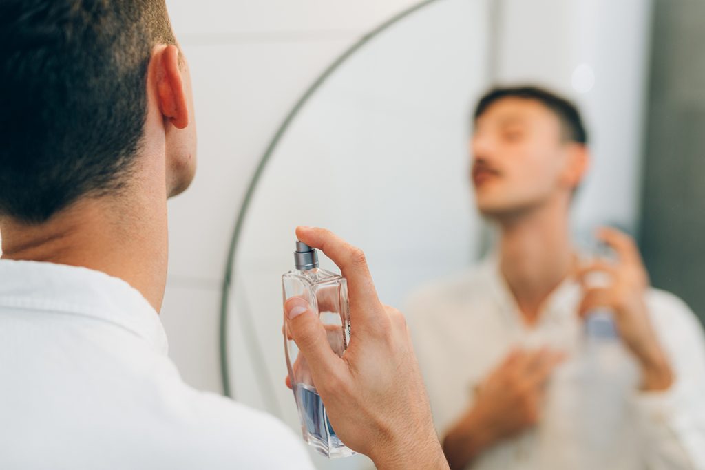 Los 9 mejores perfumes con pachuli para hombre de 2025