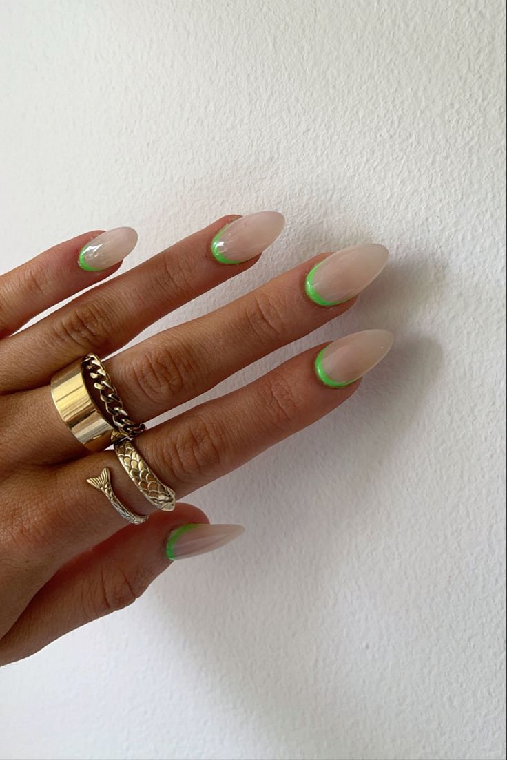 Inspírate con estos diseños de manicura francesa de colores