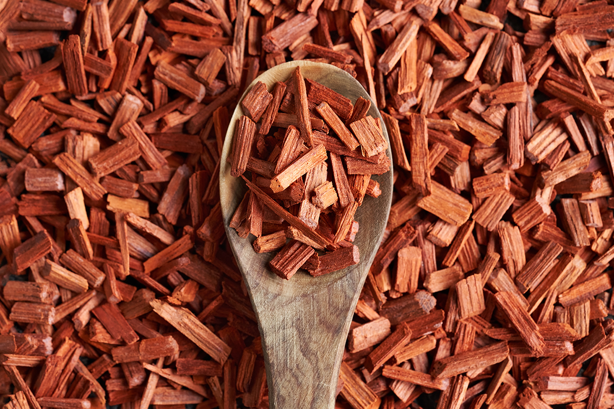Aceite de sándalo: todas las propiedades y beneficios de este producto