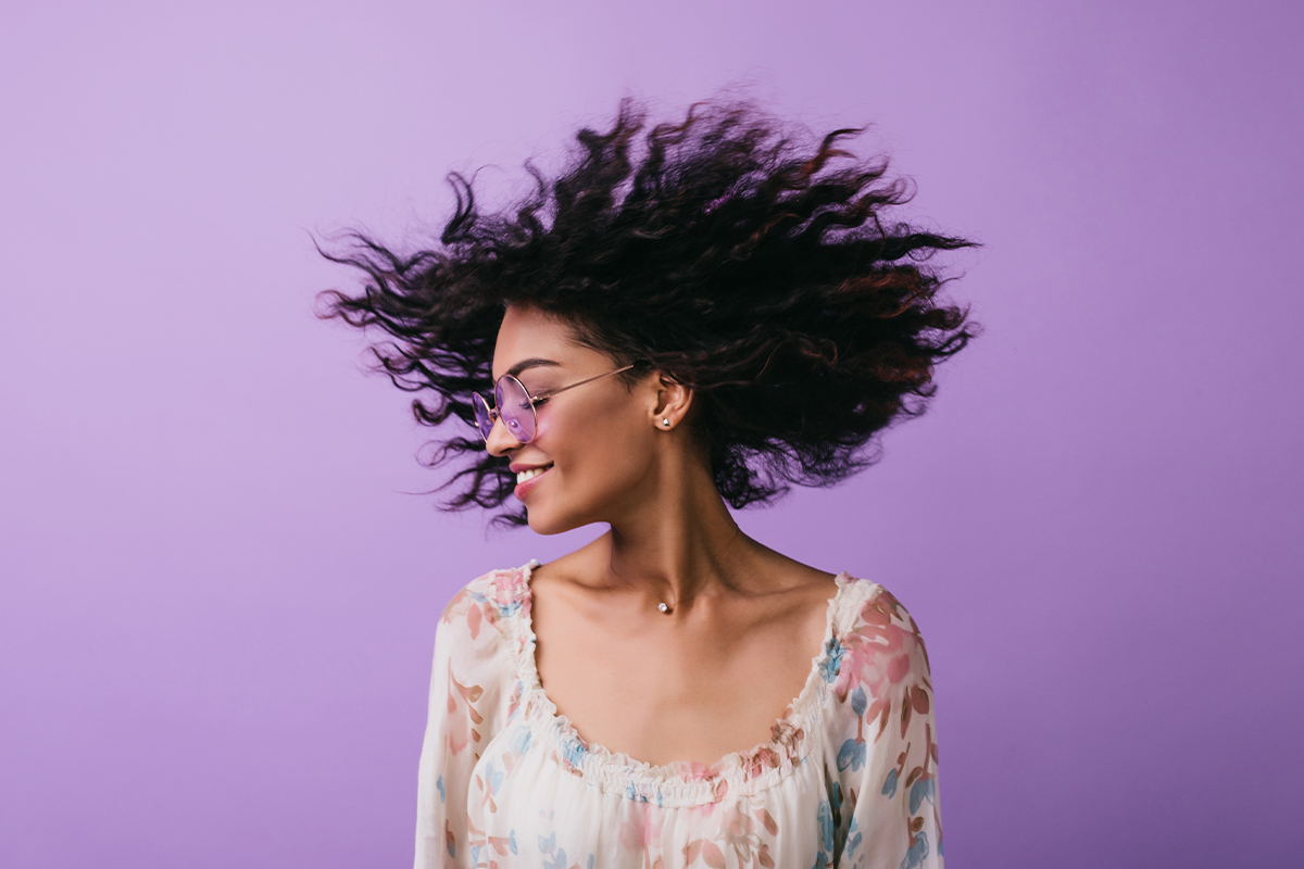 Los 4 mejores tintes de pelo negro violeta