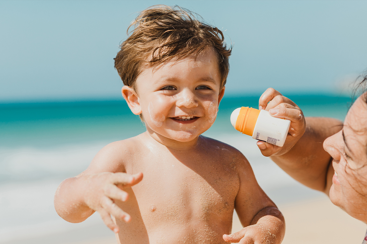 Los mejores protectores solares en stick: llévalos en el bolso para un ...
