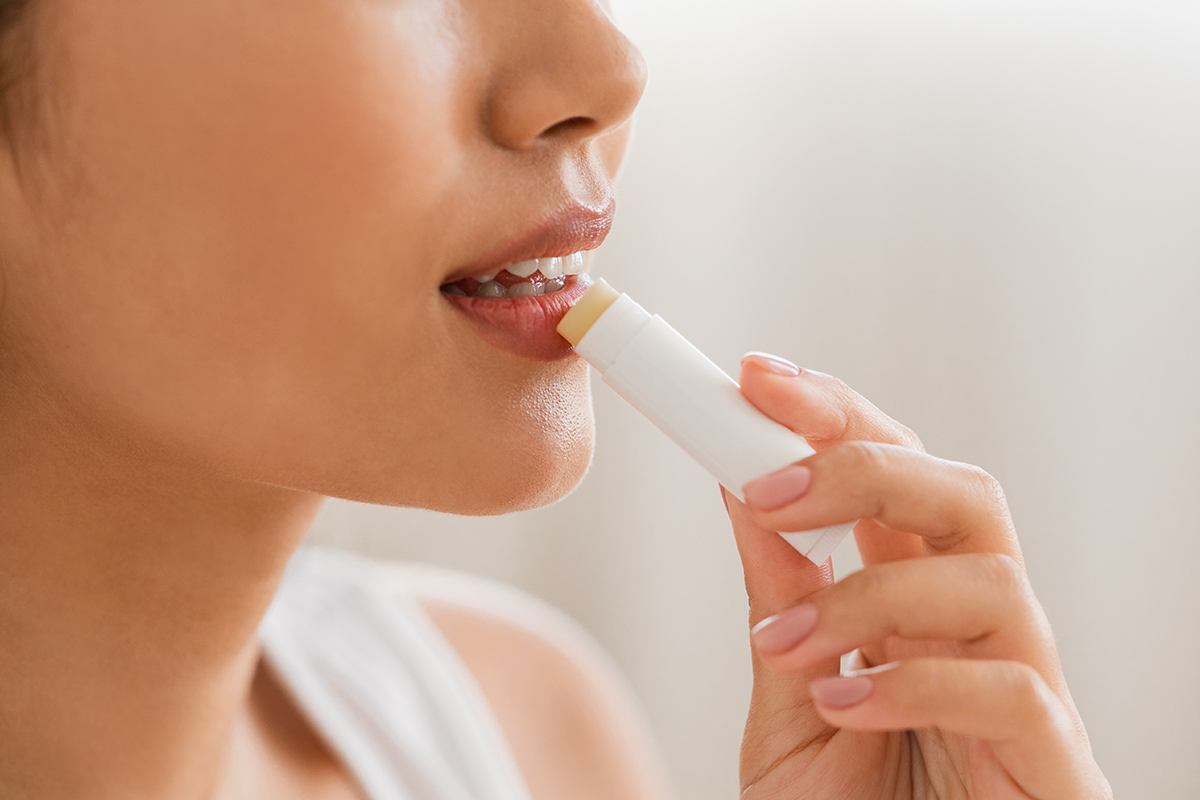 ¿Tienes una quemadura solar en los labios? Esto es todo lo que ...