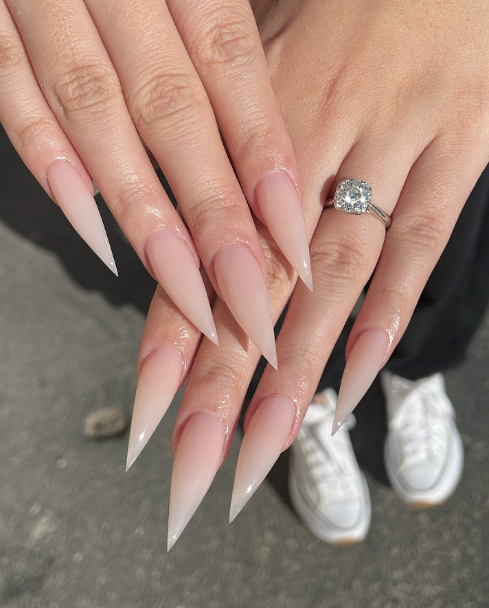 Uñas stiletto: las 6 mejores ideas para tu próxima manicura