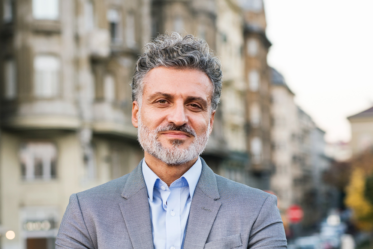 7 cortes de pelo para hombres con canas