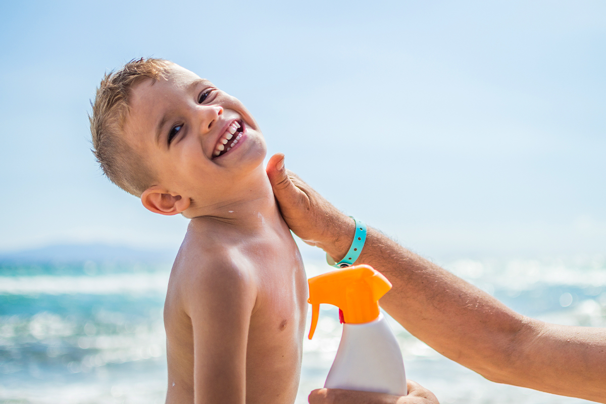 Cómo escoger el mejor protector solar pedátrico